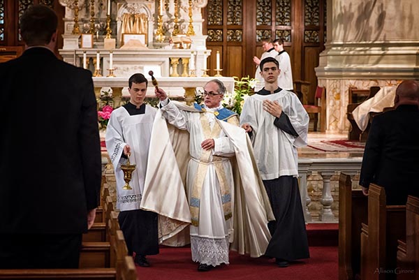 The Asperges: A Blessing of Living Water for the Soul and the Church ...