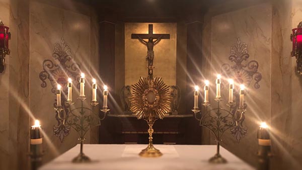 The Holy Hour: A Deep Encounter with Jesus - Catholicus.eu English