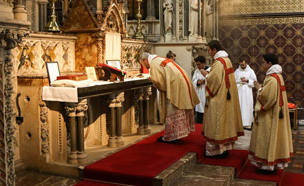 Traditional Liturgy: A Response to the Search for Transcendence in the ...