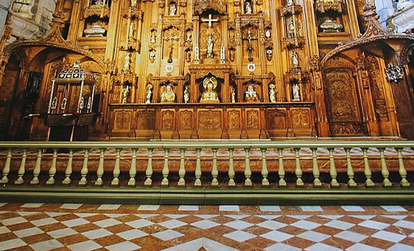 The Communion Rail: A Threshold of Heaven, the Gateway to the Mystery ...
