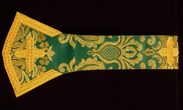 O Manípulo Sacerdotal: Um Tesouro Esquecido da Liturgia Tradicional ...